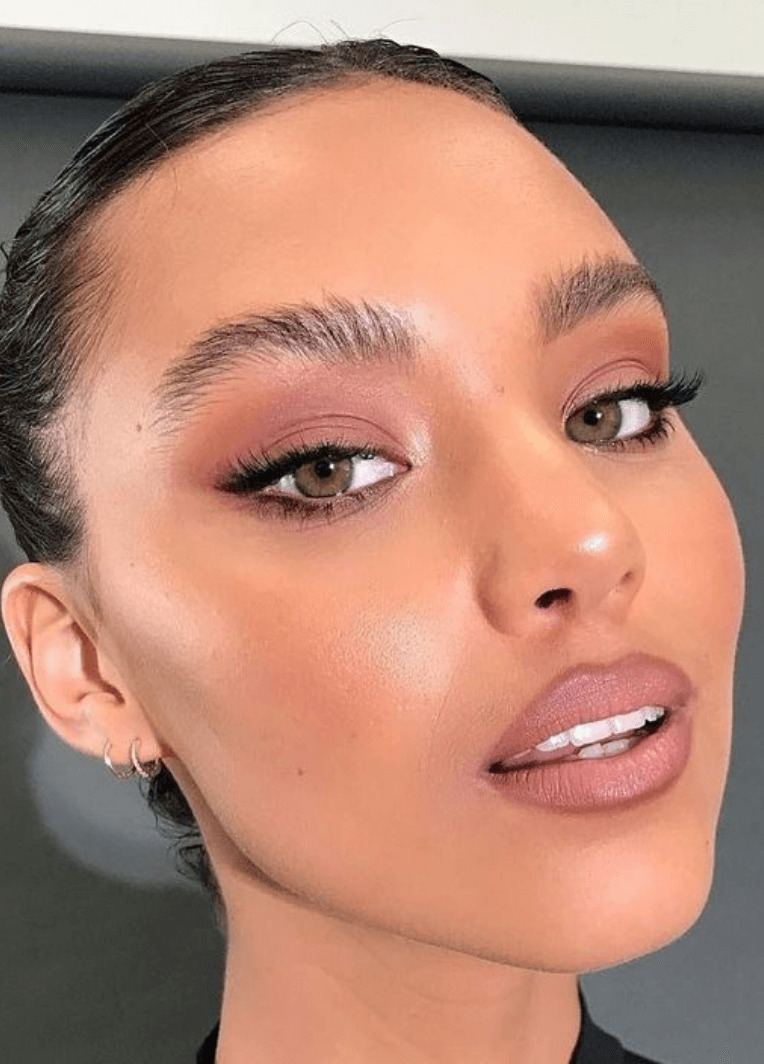 Maquiagem Simples: Ideias e passo a passo para aprender