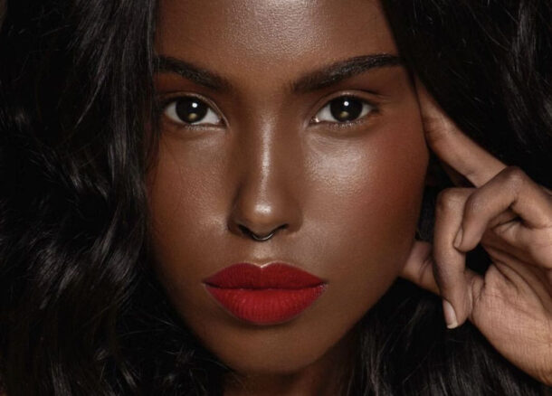 Pele Negra: Saiba como cuidar e quais são as características